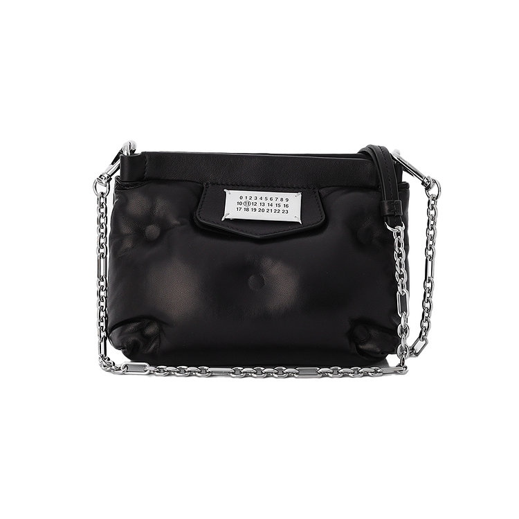 MAISON MARGIELA(메종 마르지엘라) 메종마르지엘라 S56WF0161 P4300 T8013 글램 슬램 레드 카펫 퀄팅 ...