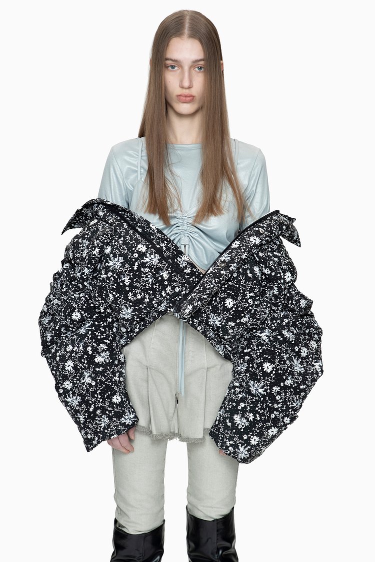 YCH(와이씨에이치) [PF22] FLORAL-PRINT QUILTED DOWN JACKET | 신세계V