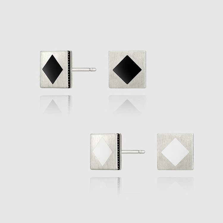 MARS MARK(마르스마크) Black / White Epoxy Earring | 신세계V